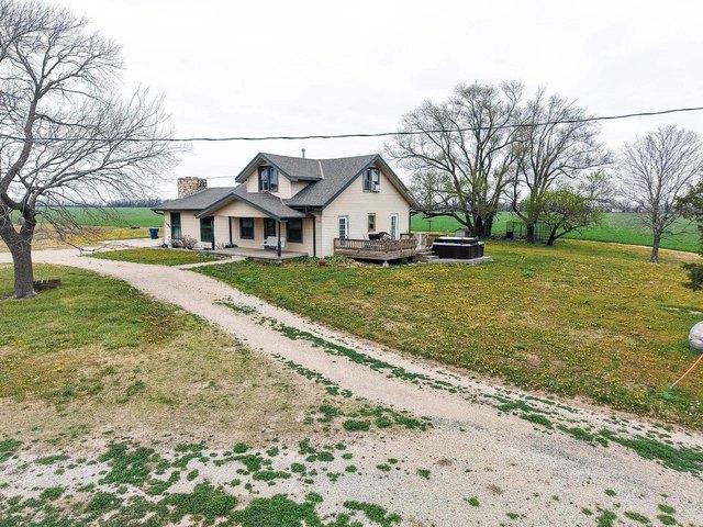 1529 Limestone Rd, Hillsboro, KS 67063