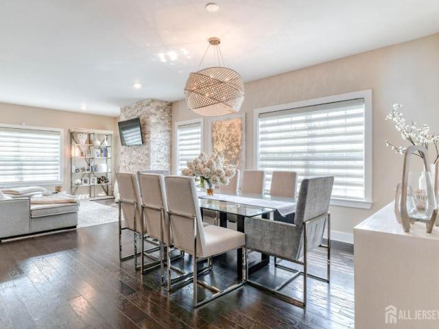 1529 Paxton Lane