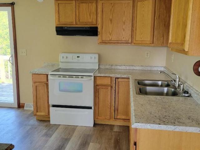 1529 S 35th St 2 Bedroom Apartment for Rent at 1529 S 35th St, Manitowoc, WI 54220