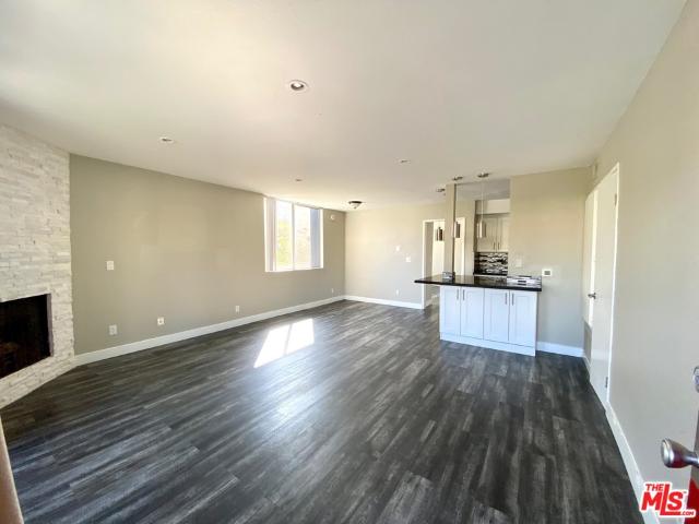 1529 S Bundy Dr, Unit 102, Los Angeles, CA 90025 | Compass