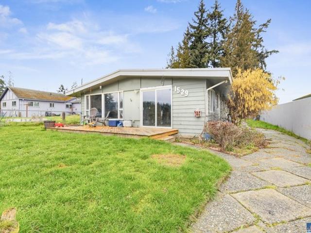 1529 W 13th St, Port Angeles, WA 98363