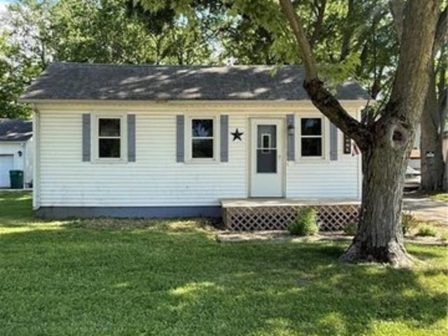 1529 W Ravina Park Rd, Decatur, IL 62526