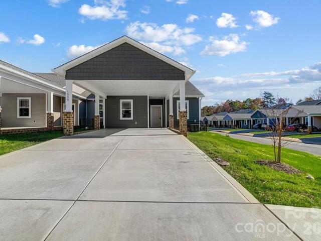 1529 28th Street Pl SE, Hickory, NC 28602
