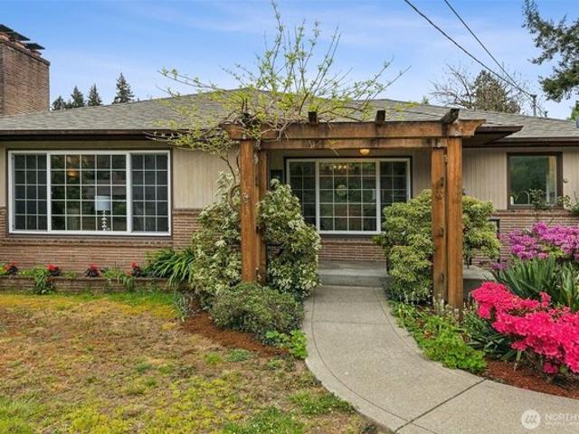 1529 22nd Ave SE, Olympia, WA 98501