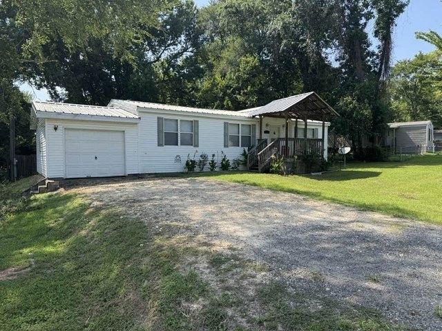 15203 Paradise Cove Dr, Willis, TX 77318