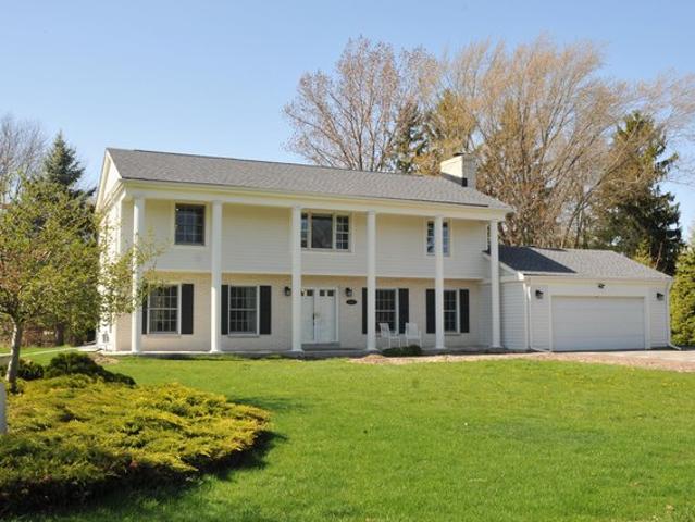 15200 Briaridge Ct, Elm Grove, WI 53122