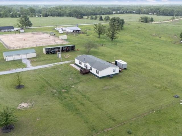15204 S Cayuga Rd, Wyandotte, OK 74370