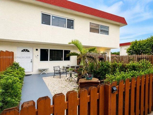 1520 NE 151st St Apt 103, Miami, FL 33162