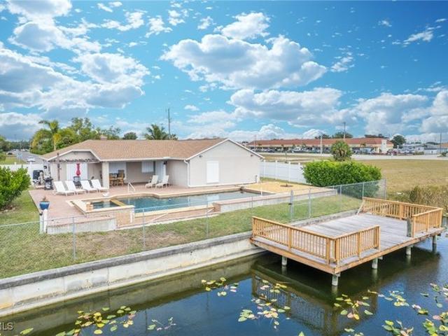 1520 NE 2nd Ter, Cape Coral, FL 33909