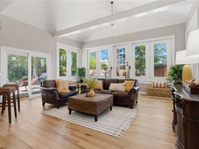 1520 Carson CRES E