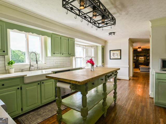 1520 Colonial Drive