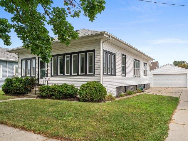 1520 Columbus St, Manitowoc, WI 54220