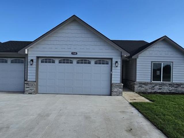 1520 E Appleton St, Valley Center, KS 67147
