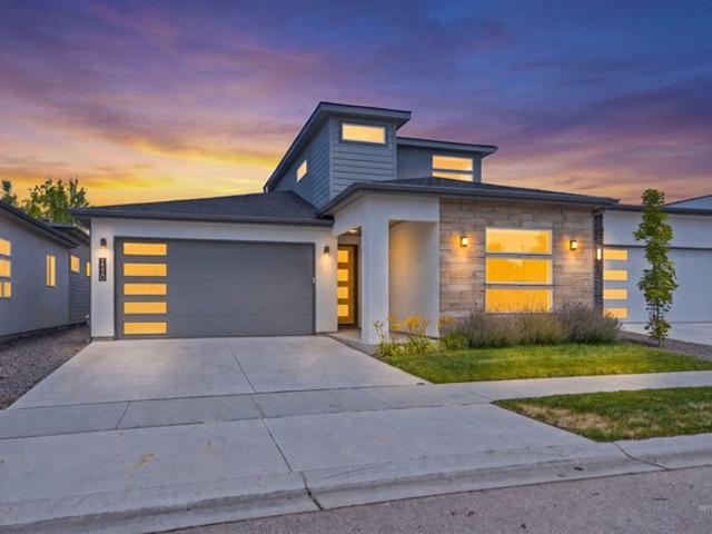 1520 E Jade Creek St, Eagle, ID 83616