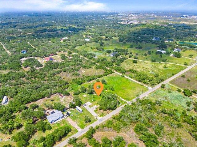 1520 Eighteenth St, Rockport, TX 78382