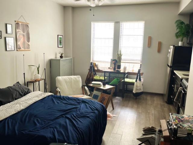 $1520 Studio in Gold Coast! July 1st Move in!