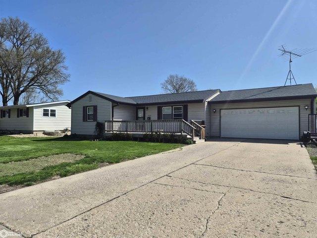 1520 Summer St, Grinnell, IA 50112
