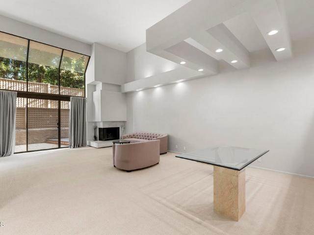 1520 S Beverly Glen Boulevard 204