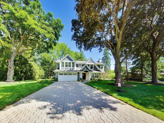 1520 W Lonnquist Boulevard