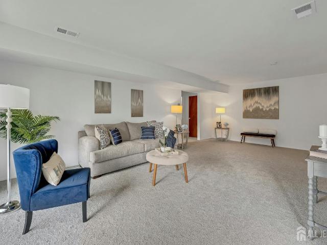 1520 1 Raspberry Court