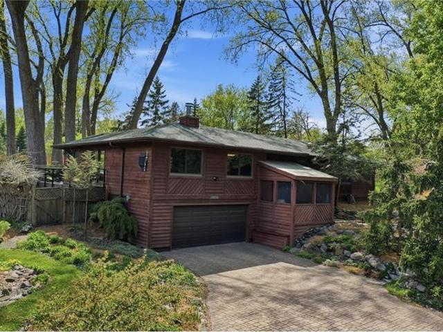 15213 Boulder Creek Dr, Minnetonka, MN 55345