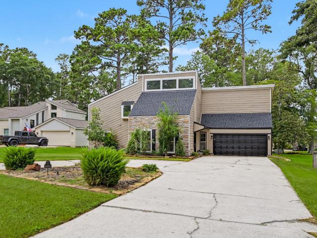 15211 Jamaica Drive
