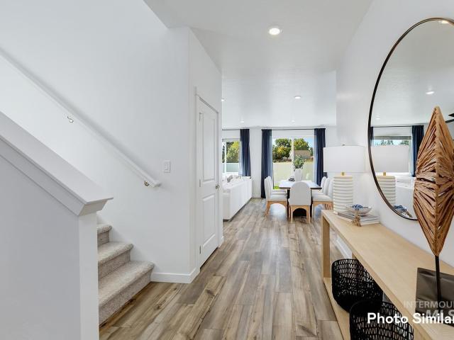 15212 Irisation Ave