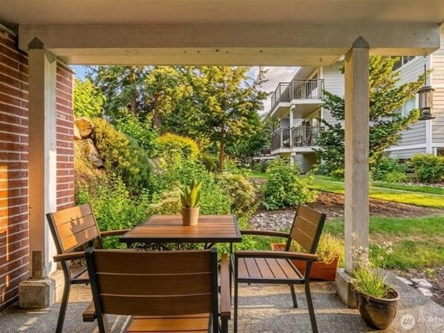 15212 NE 8th St Apt F13, Bellevue, WA 98007