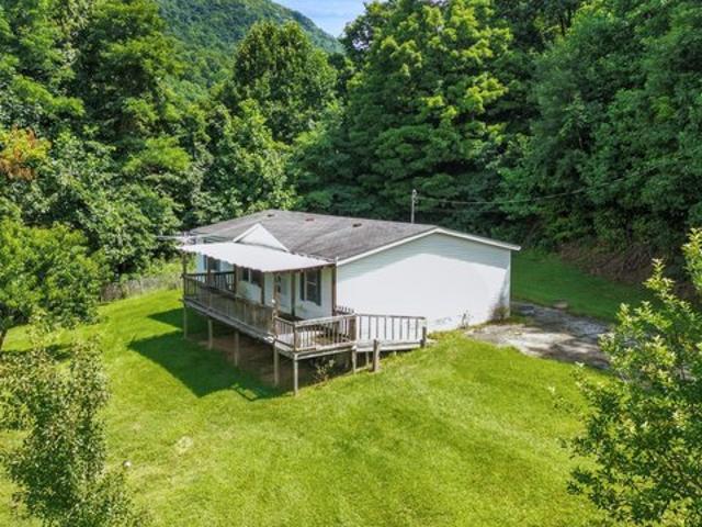 15217 Fields Ln, Abingdon, VA 24210