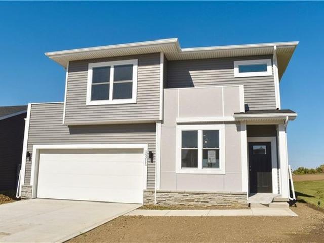 15215 Deerview Dr, Urbandale, IA 50323