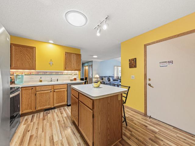 15215 Greenhaven Ln, Burnsville, MN 55306 | MLS #7042