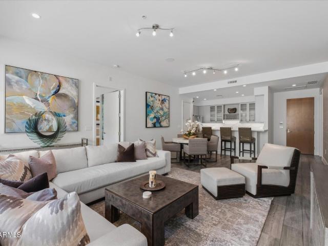 15215 N KIERLAND Boulevard # 314