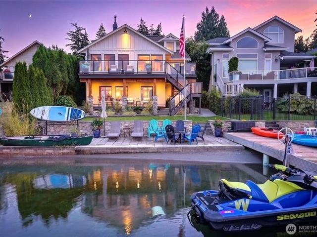 15219 W Lake Goodwin Rd, Stanwood, WA 98292