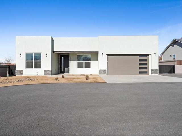 1521 Monterrey Rd NE, Rio Rancho, NM 87144