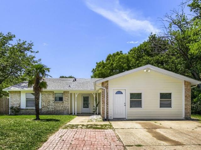 1521 Oakbrook Ct, Lancaster, TX 75134