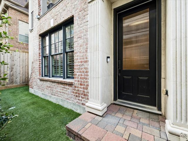 1521 Oakdale St, Houston, TX 77004 | MLS #89037 | Compass