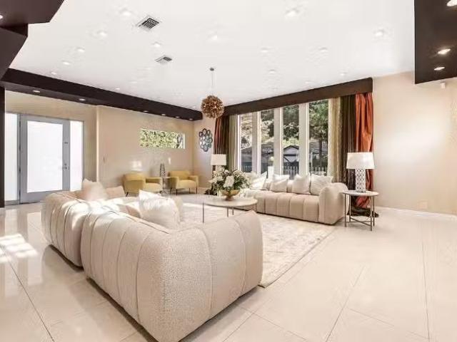 1521 Benedict Canyon Dr Beverly Hills, CA 90210 1521 Benedict.