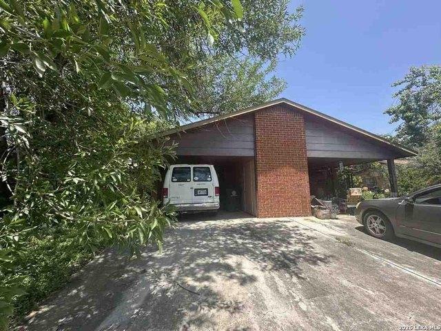 1521 Eichen Rd, New Braunfels, TX 78130