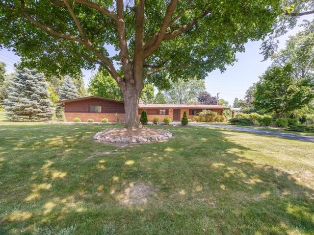 1521 Ledbury Dr, Bloomfield Township, MI 48304