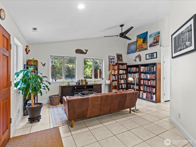 1521 th Street SE