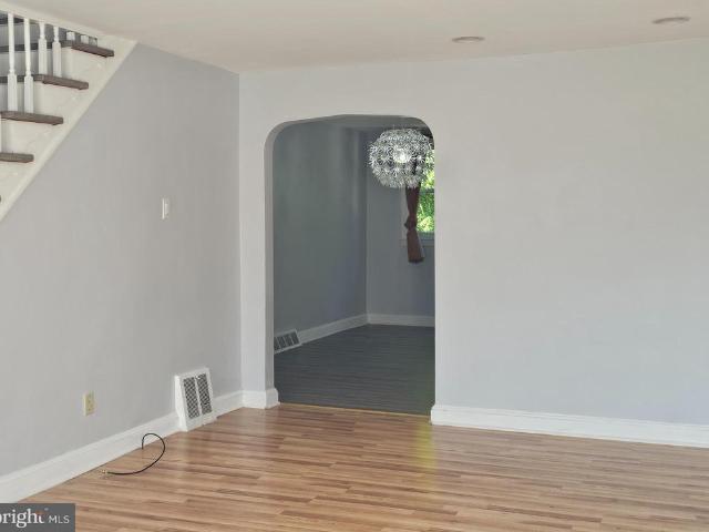 1521 W End Drive