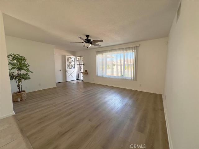 1521 W Westmont