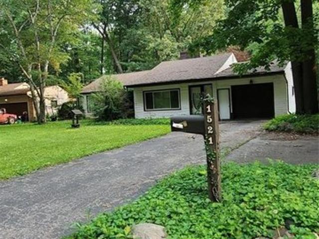 1521 Woodslea Dr, Flint, MI 48507