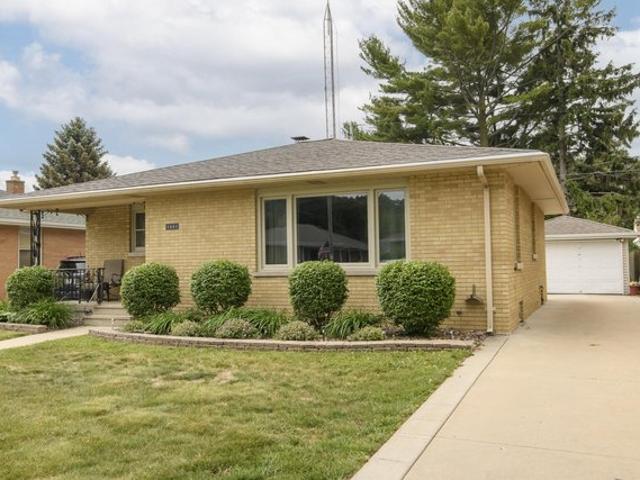 1521 25th St, Kenosha, WI 53140