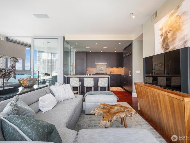 1521 2nd Avenue # 1602