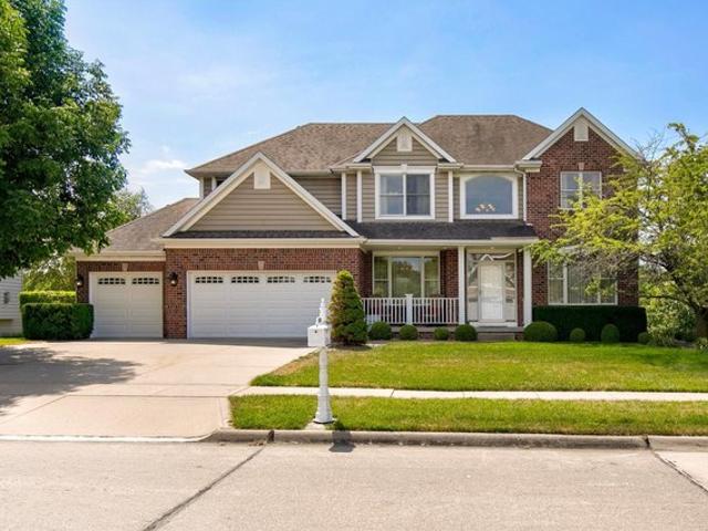 15220 Ridgemont Dr, Urbandale, IA 50323