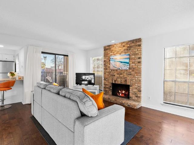 15221 Berry Trail # 807