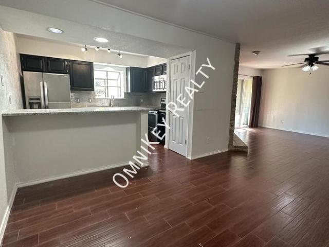 15221 Berry Trl, 2 beds, 2 full baths