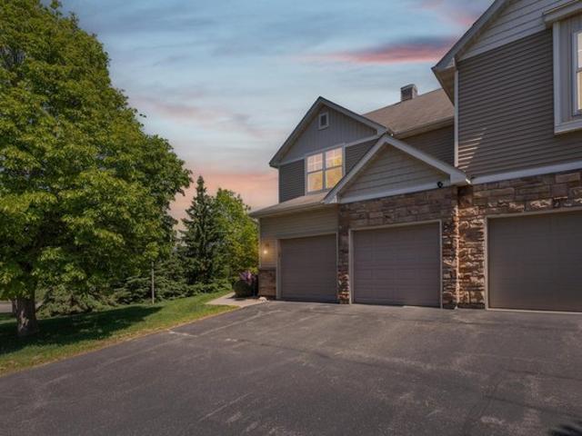 15221 Stonewood Ter, Burnsville, MN 55306