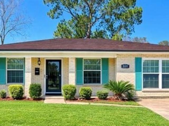 1522 Maplewood Dr, Harvey, LA 70058
